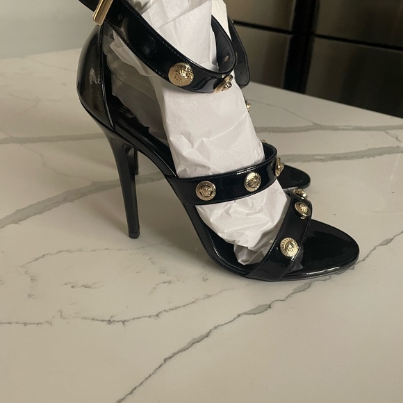 Versace | Shoes | Versace Signature Gold Tone Medusa Black Leather ...